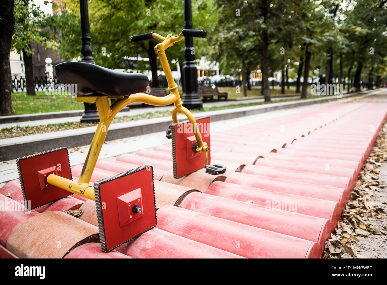 Square wheels hi-res stock photography and images - Alamy