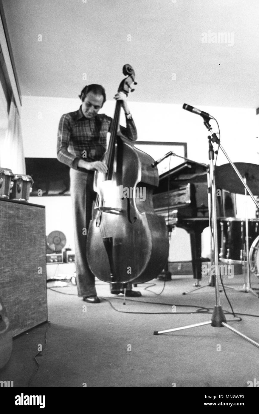 Renzo arbore photographs hi-res stock photography and images - Alamy