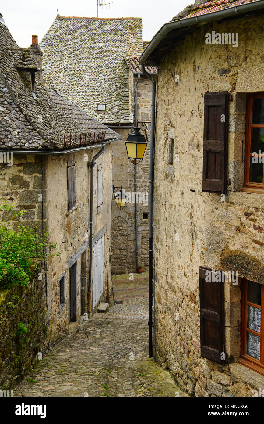 Medieval village architecture hi-res stock photography and images - Alamy