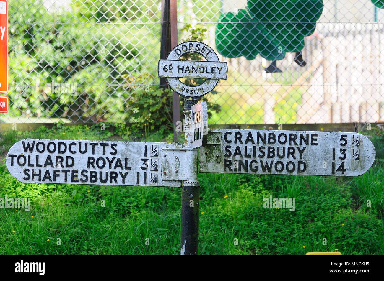 Dorset fingerpost at Sixpenny Handley Stock Photo - Alamy