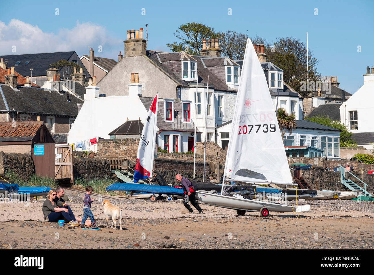 Beach lower largo in fife hi-res stock photography and images - Alamy