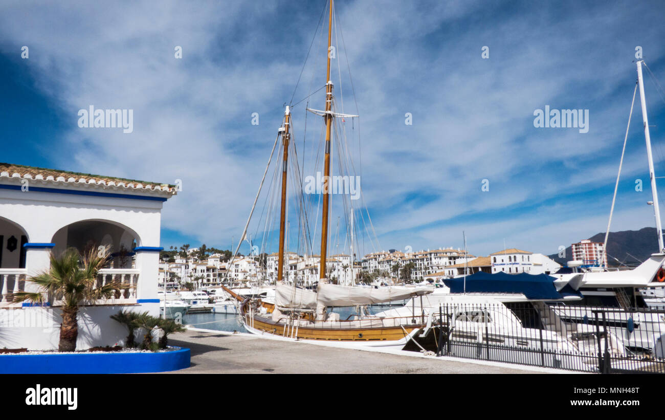 Marina puerto de la duquesa hi-res stock photography and images - Alamy