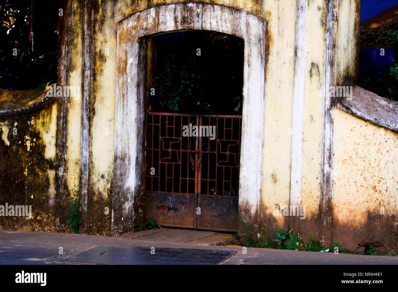 Portuguese archway and gate, Panjim, Goa, India Stock Photo - Alamy