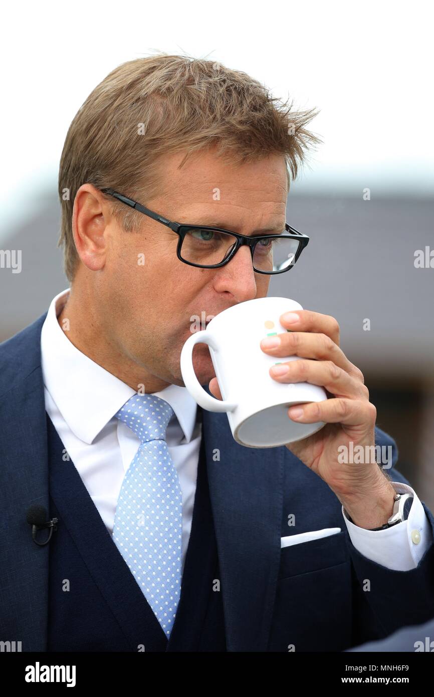 Itv racing presenter ed chamberlin hi-res stock photography and images ...