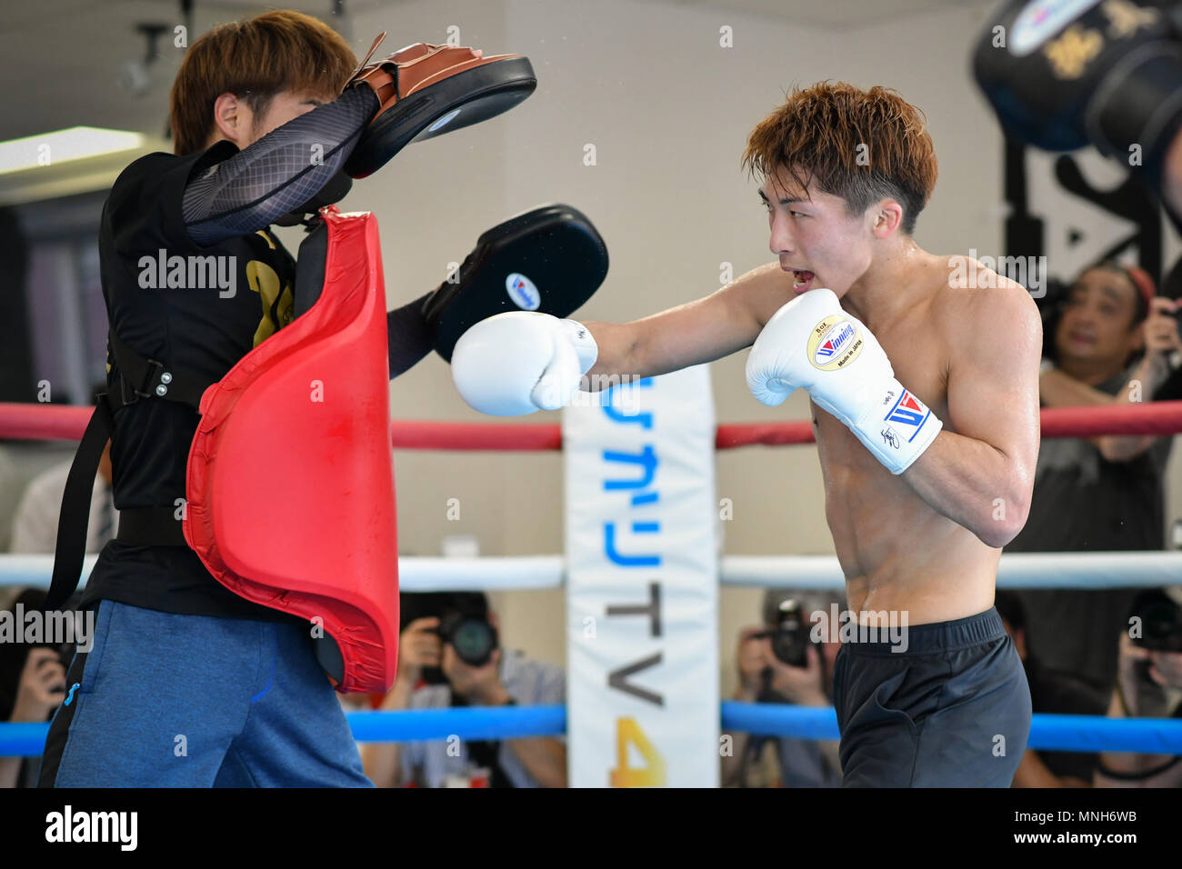 Yokohama, Kanagawa, Japan. 16th May, 2018. (R-L) Naoya Inoue, Boxing ...