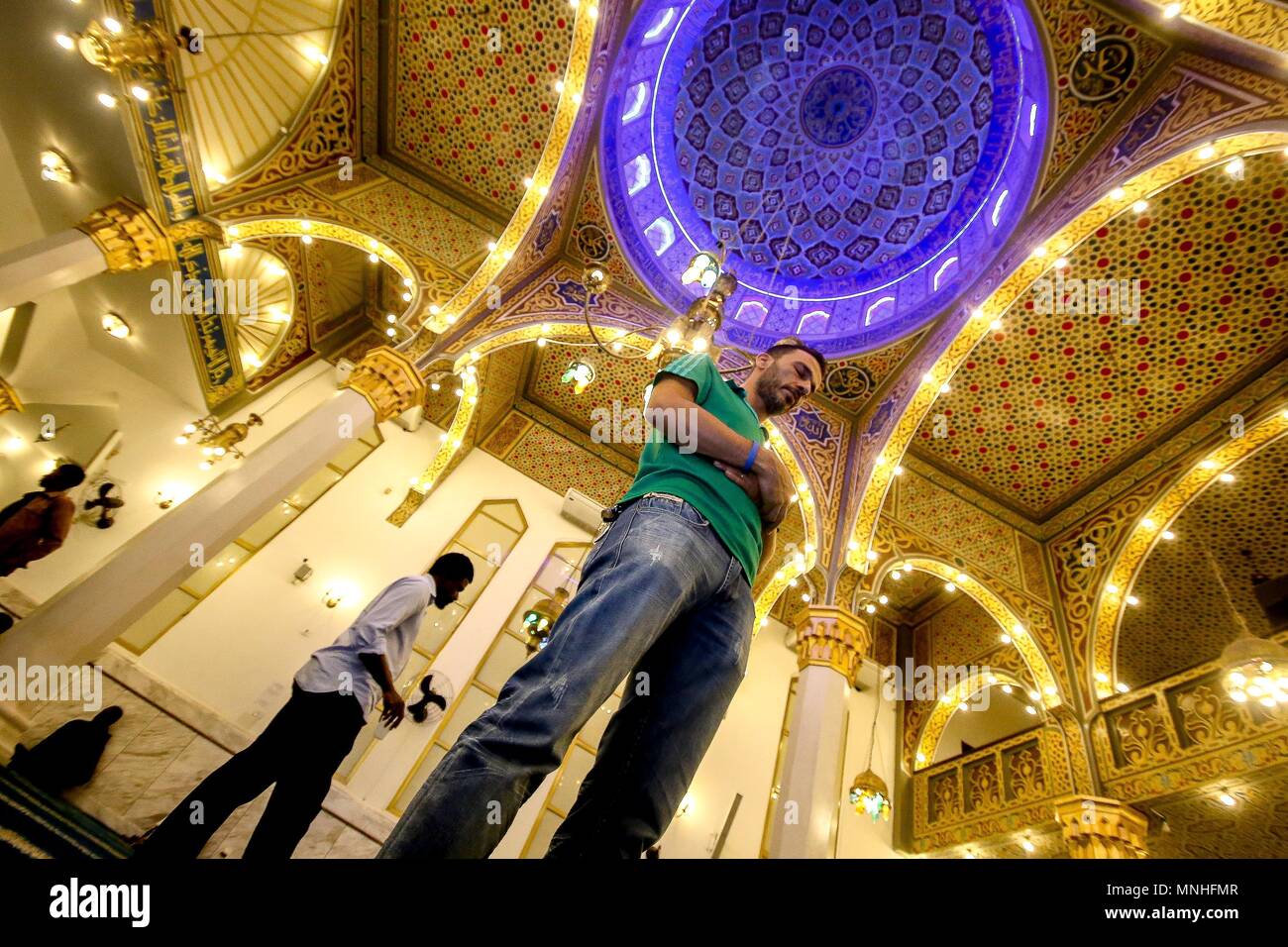 Sao Paulo, Brazil. 17th May, 2018. Muslims celebrate the beginning of ...
