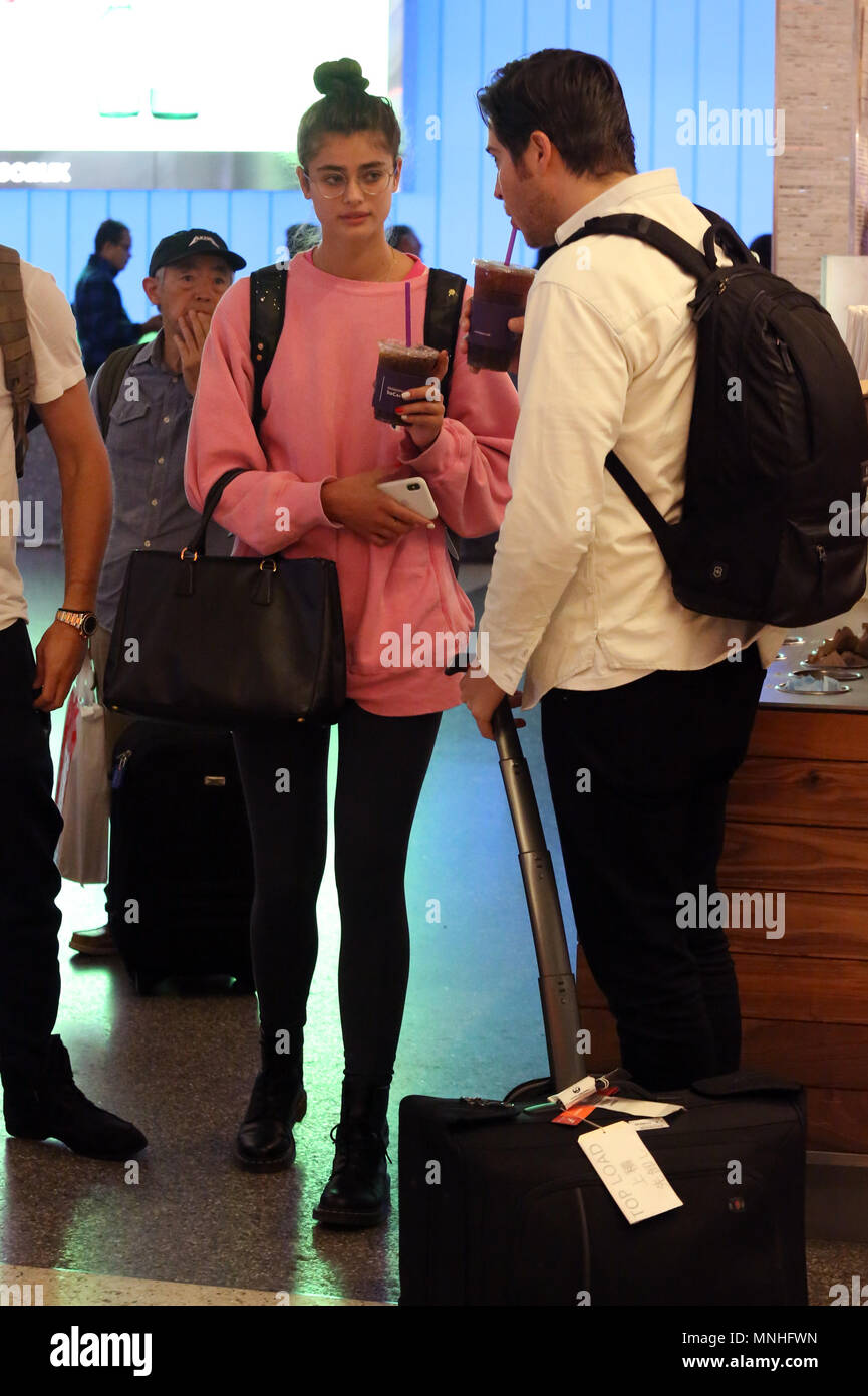 Los Angeles, Ca, USA. 17th May, 2018. Model Taylor Hill seen at LAX ...
