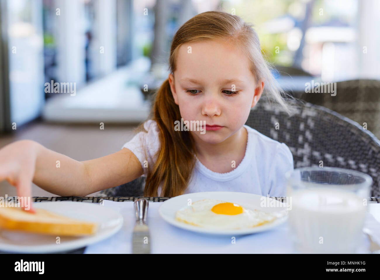 Child breakfast egg hi-res stock photography and images - Alamy