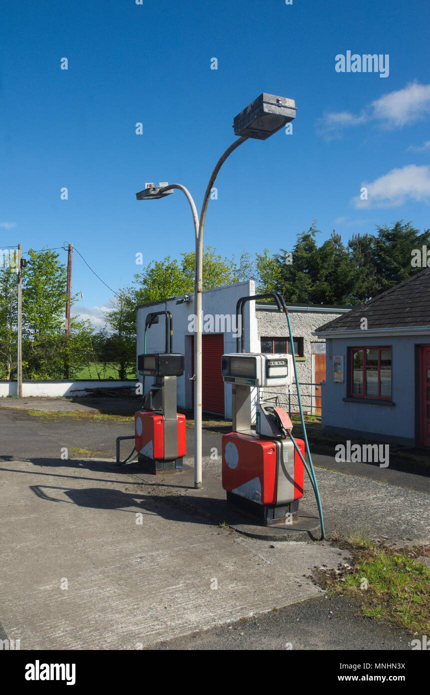 70s gas pumps hi-res stock photography and images - Alamy