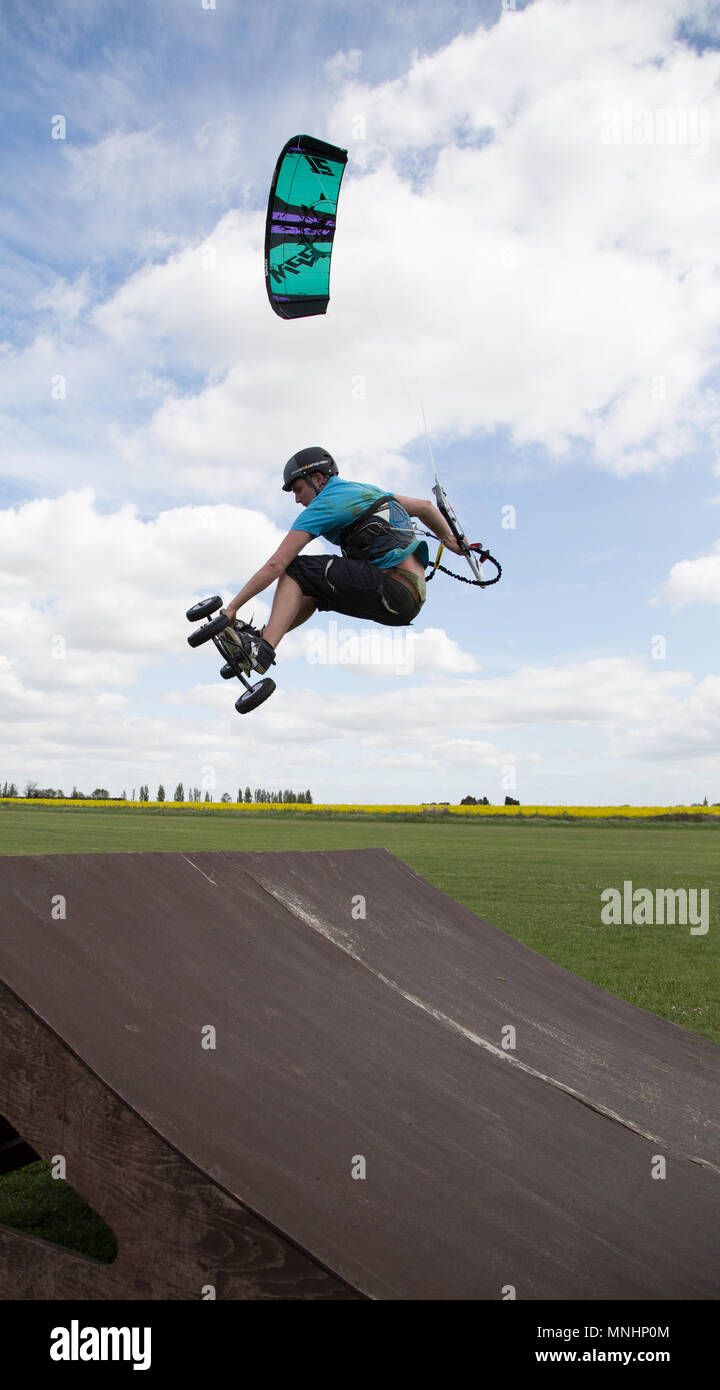 Land kiting hi-res stock photography and images - Alamy