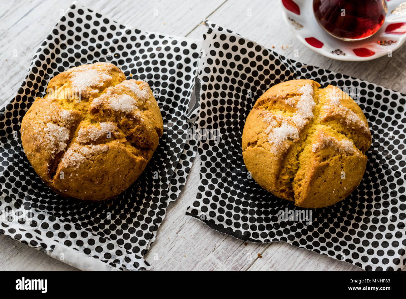 Turkish cookies Sam kurabiyesi and tea / Cookie with orange and sugar ...