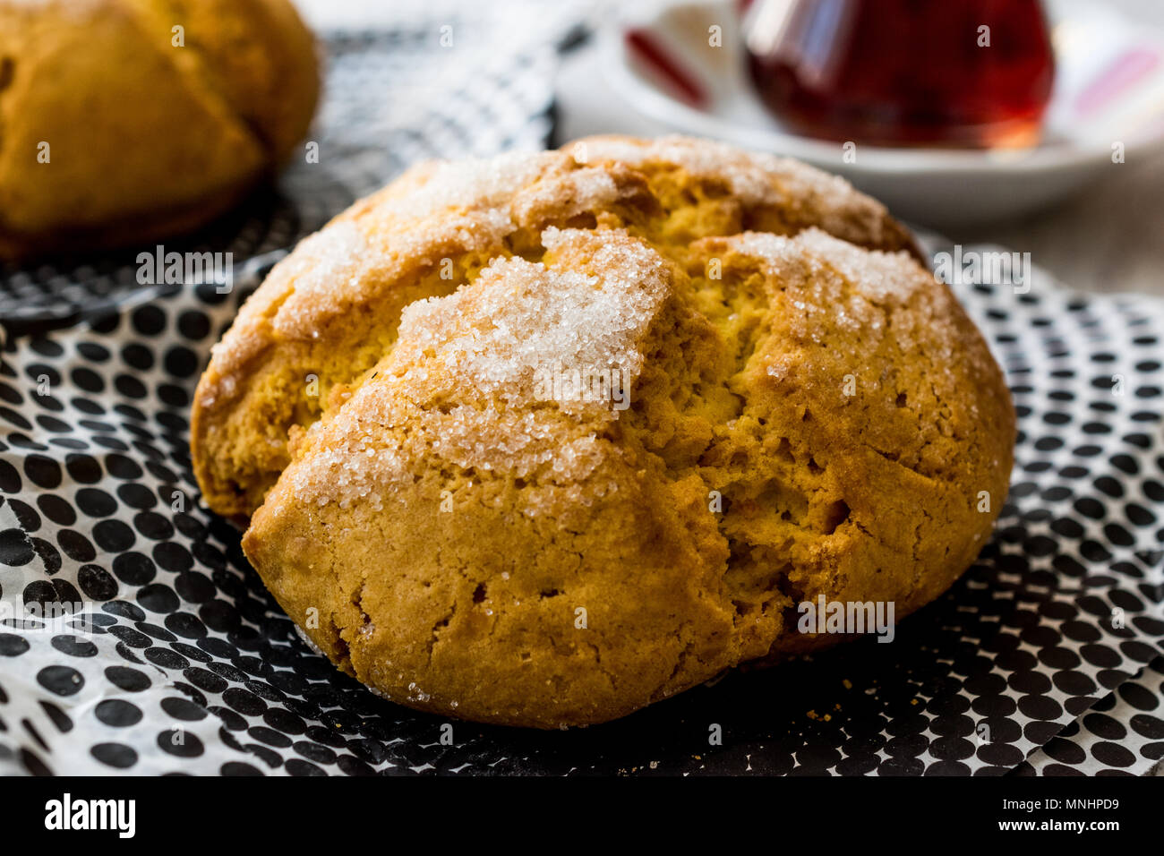 Turkish cookies Sam kurabiyesi and tea / Cookie with orange and sugar ...