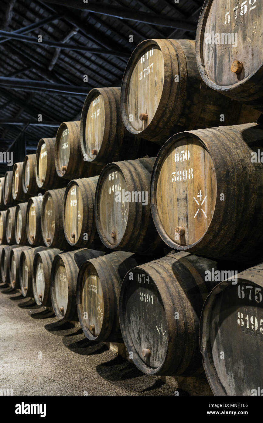 Alcohol de vino de oporto hi-res stock photography and images - Alamy