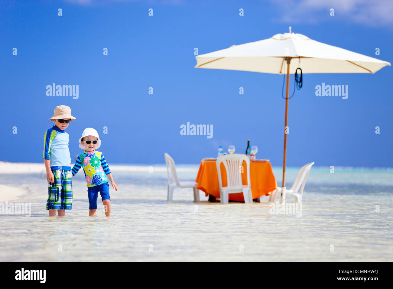 Shallow water table hi-res stock photography and images - Alamy