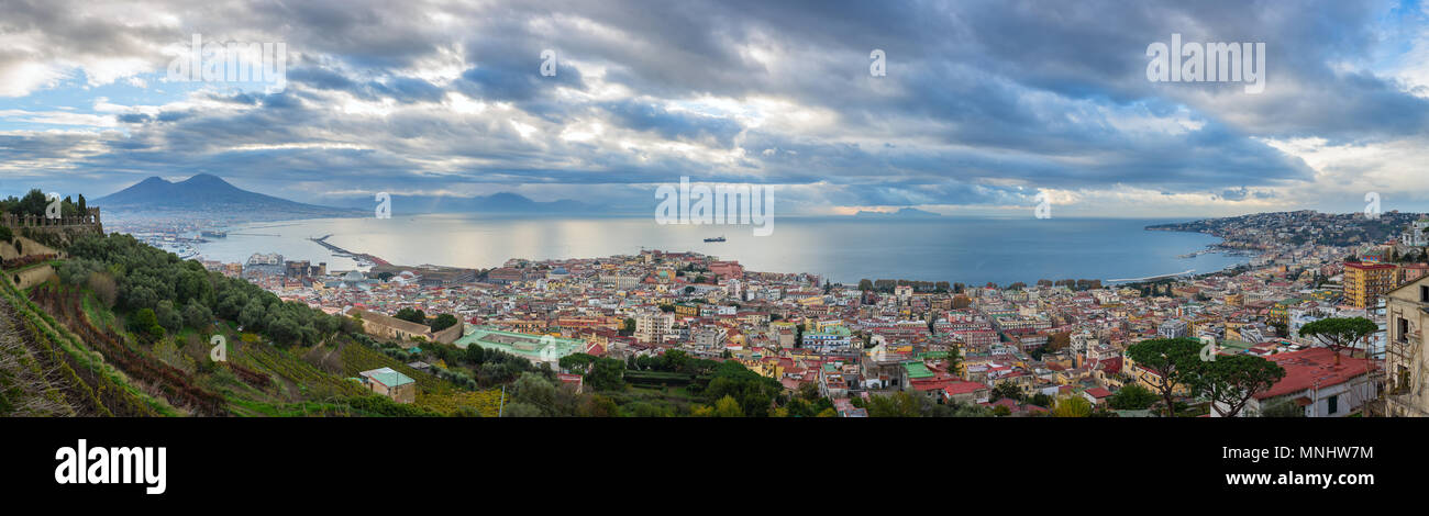 Panorama of Naples, view of the Gulf of Naples and Mount Vesuvius ...
