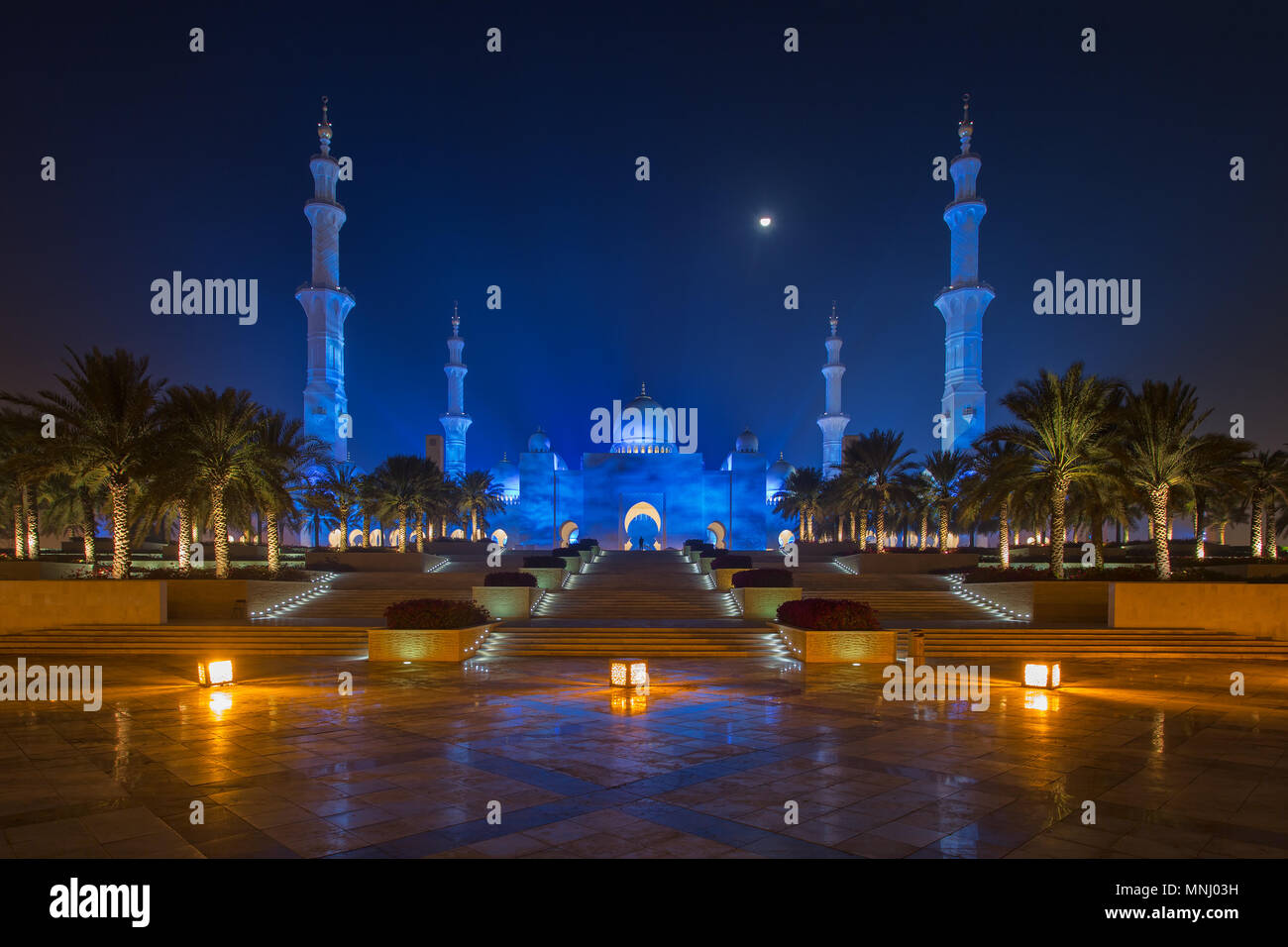 Sheikh Zayed Grand Mosque. Scheich-Zayid-Moschee. Abu Dhabi Stock Photo ...