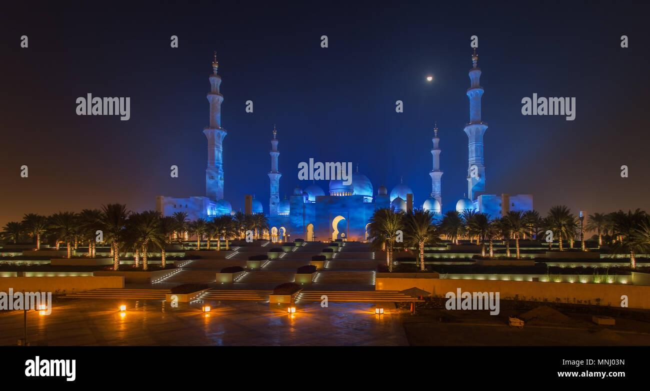 Sheikh Zayed Grand Mosque. Scheich-Zayid-Moschee. Abu Dhabi Stock Photo ...