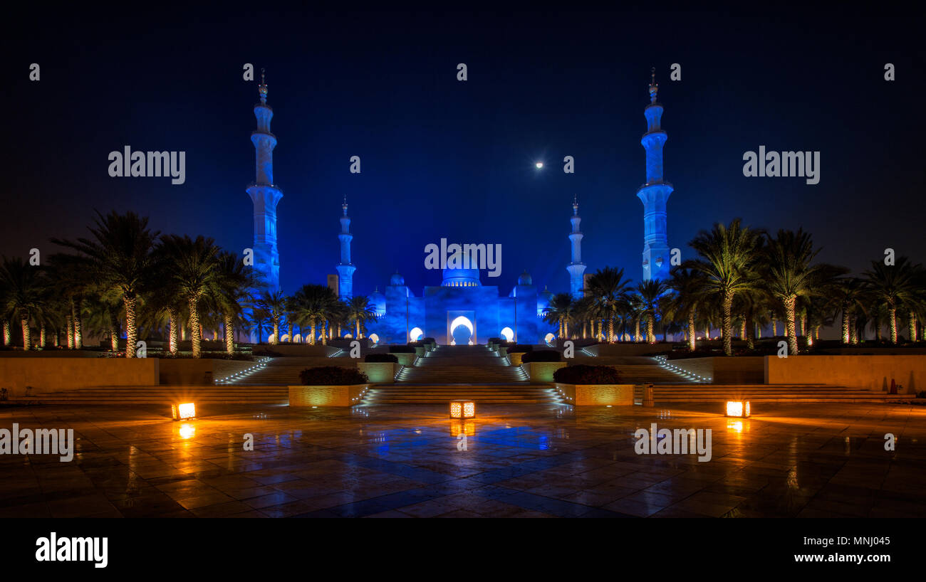 Sheikh Zayed Grand Mosque. Scheich-Zayid-Moschee. Abu Dhabi Stock Photo ...