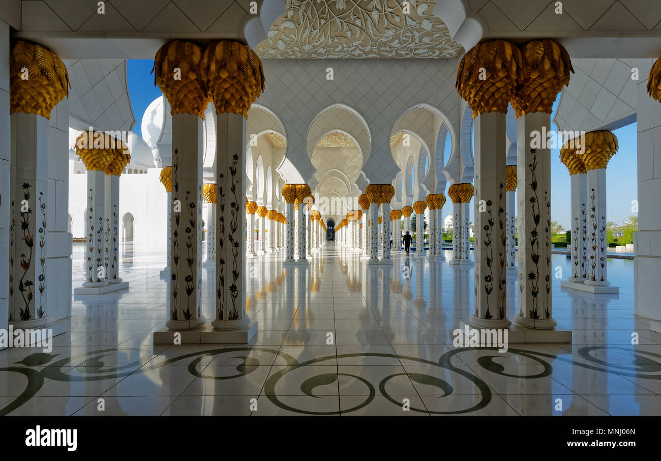 Sheikh Zayed Grand Mosque. Scheich-Zayid-Moschee. Abu Dhabi Stock Photo ...