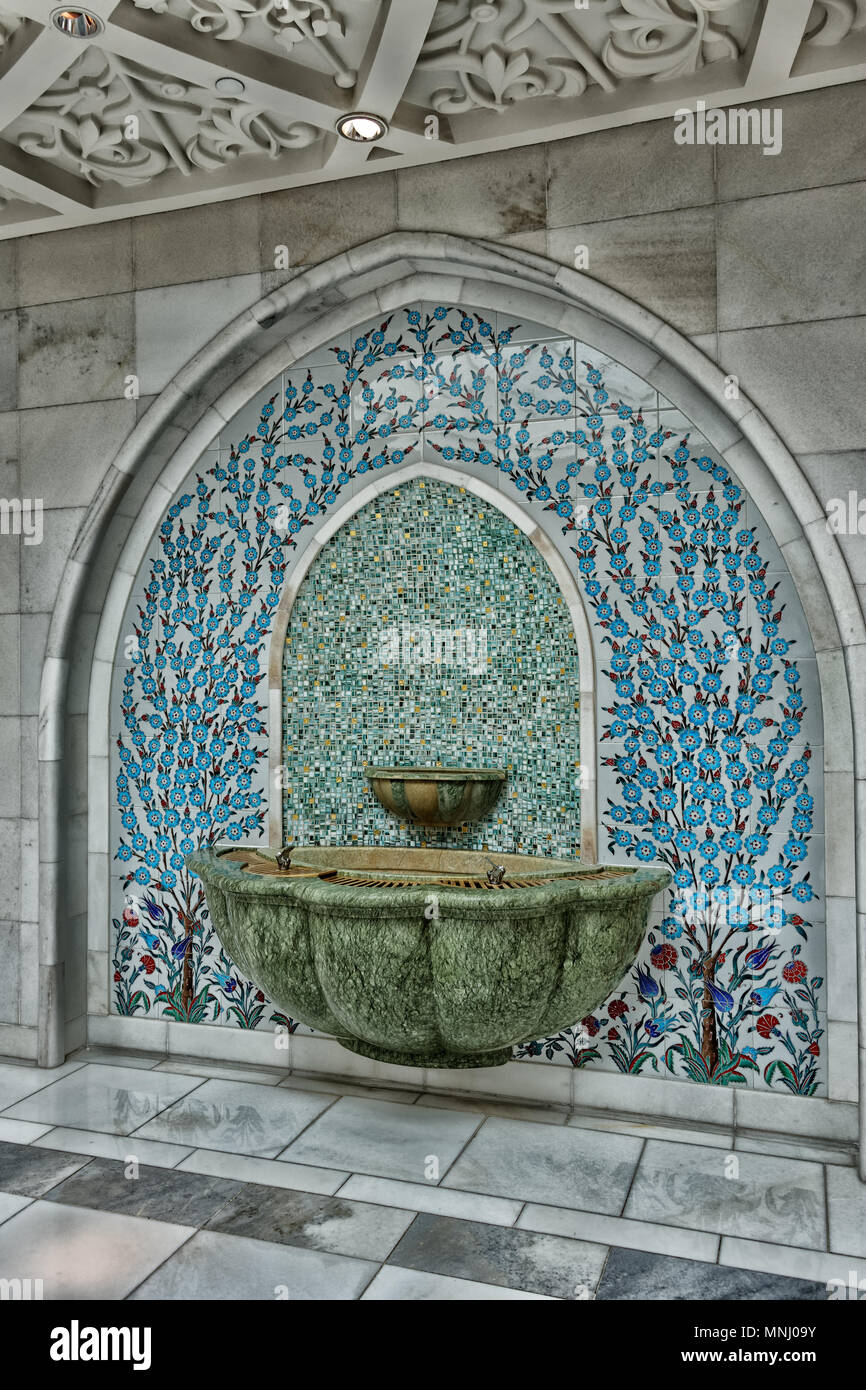 Sheikh Zayed Grand Mosque. Scheich-Zayid-Moschee. Abu Dhabi Stock Photo ...
