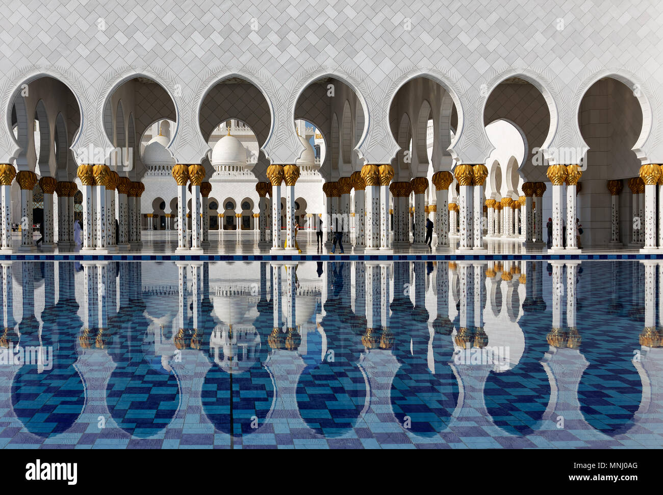 Sheikh Zayed Grand Mosque. Scheich-Zayid-Moschee. Abu Dhabi Stock Photo ...