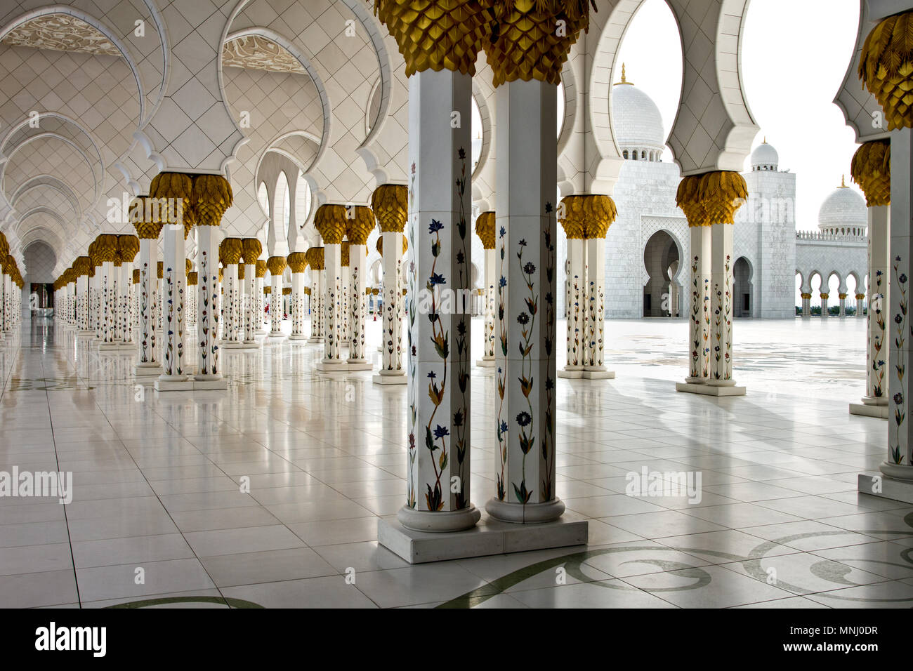 Sheikh Zayed Grand Mosque. Scheich-Zayid-Moschee. Abu Dhabi Stock Photo ...