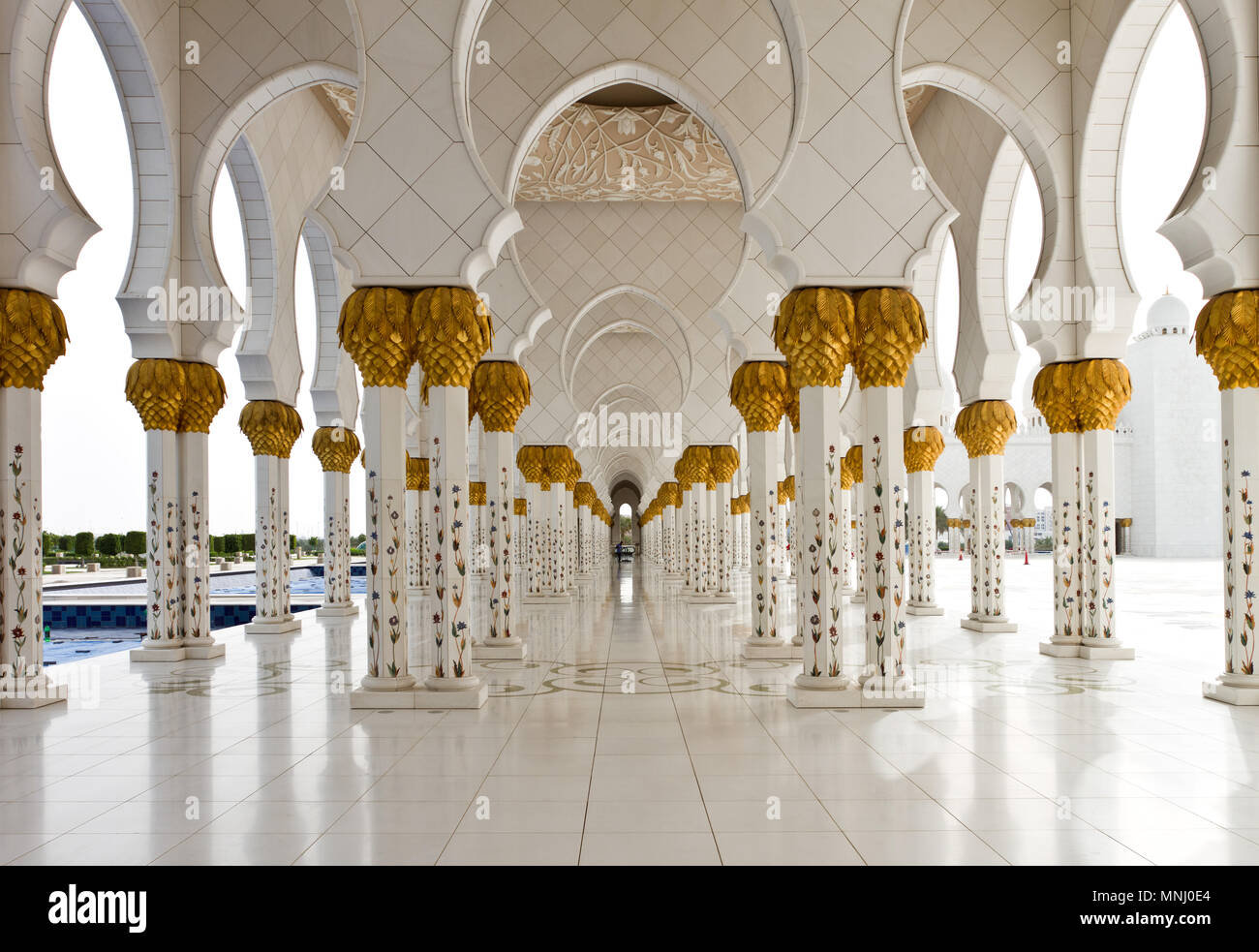 Sheikh Zayed Grand Mosque. Scheich-Zayid-Moschee. Abu Dhabi Stock Photo ...