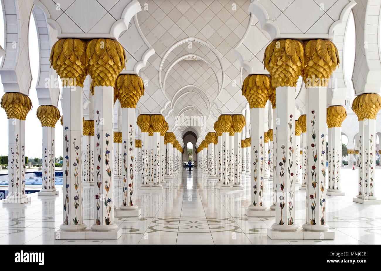 Sheikh Zayed Grand Mosque. Scheich-Zayid-Moschee. Abu Dhabi Stock Photo ...