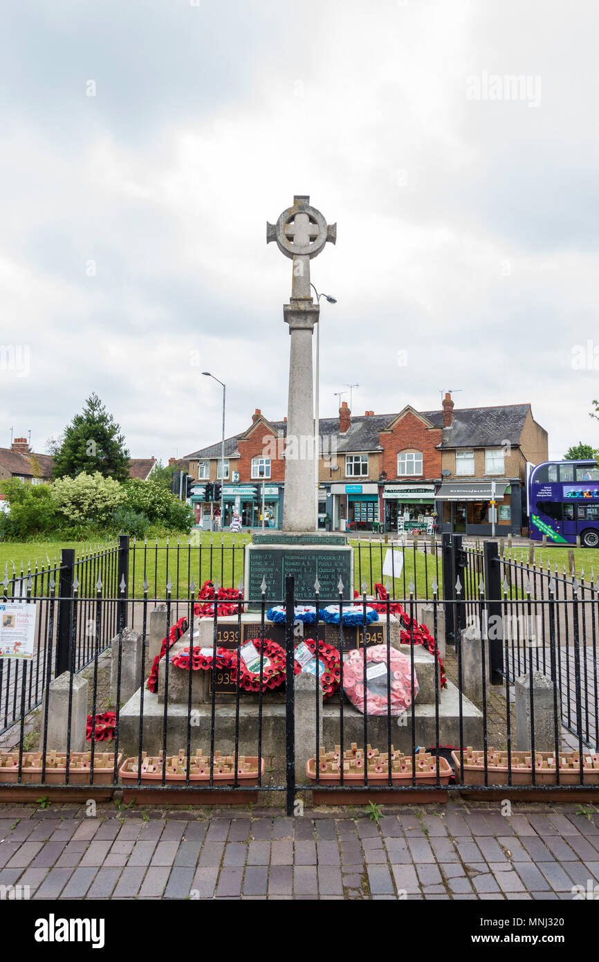 War Memorial at The Triangle to remember war heroes in Tilehurst ...