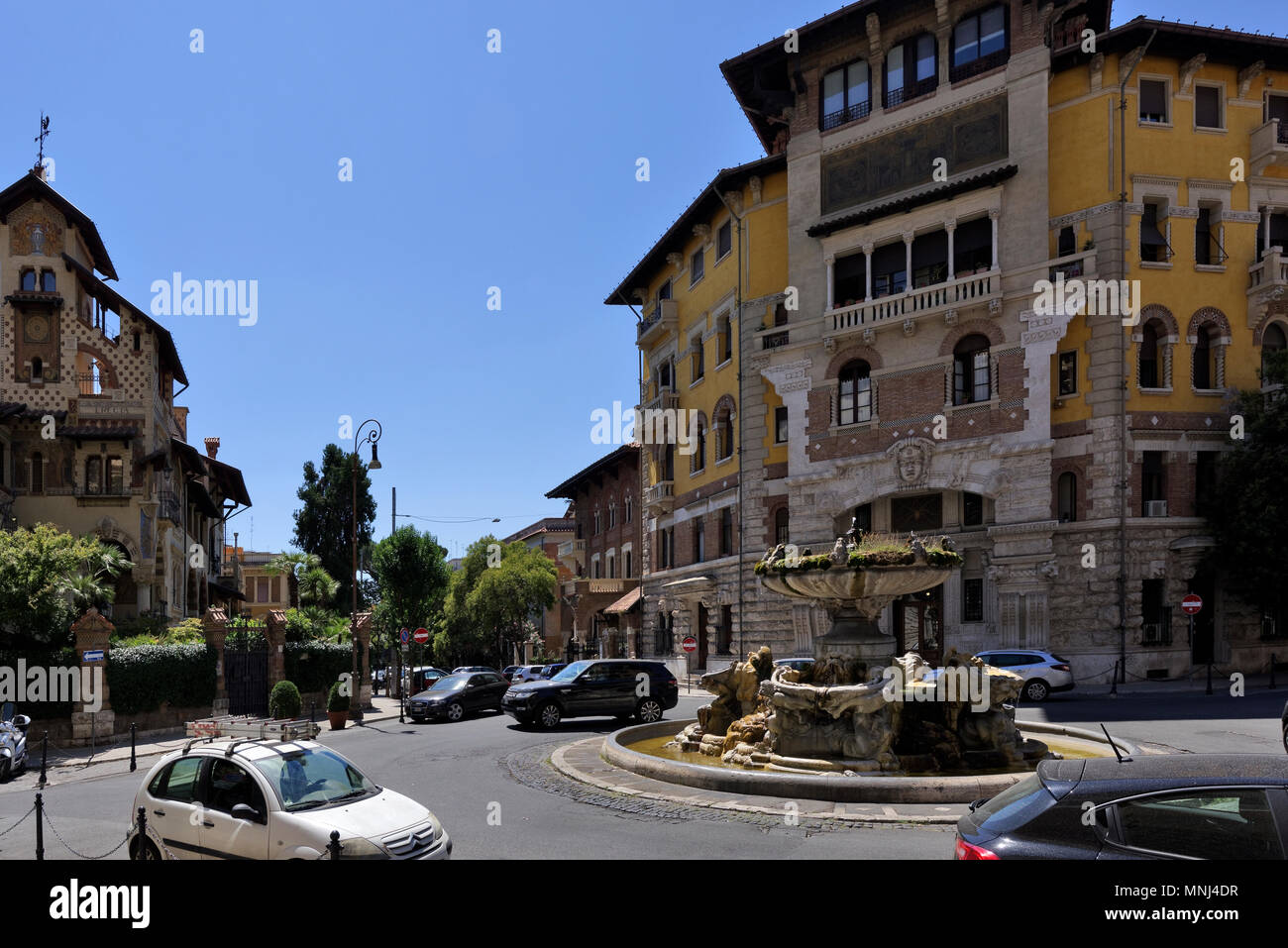 Façade of the Palazzo del Ragno and Fontana delle Rane (Fountain of the ...