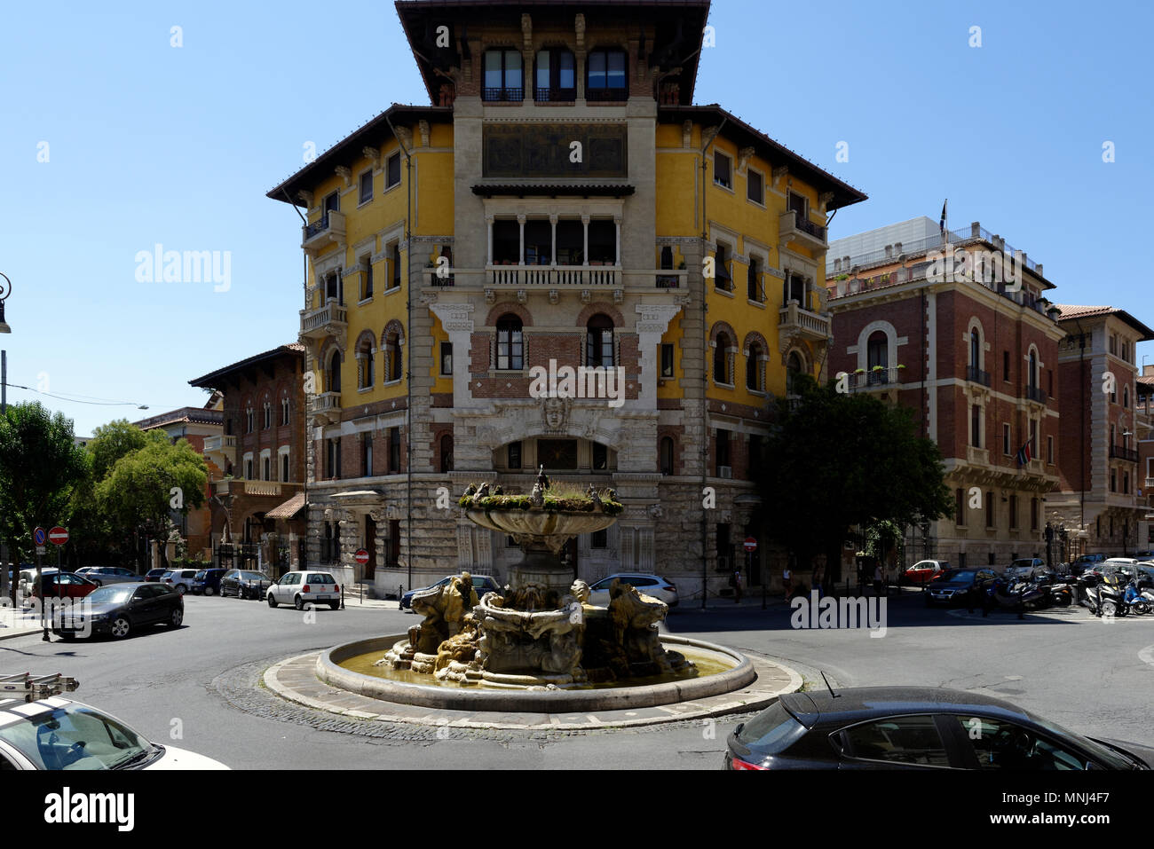 Façade of the Palazzo del Ragno and Fontana delle Rane (Fountain of the ...