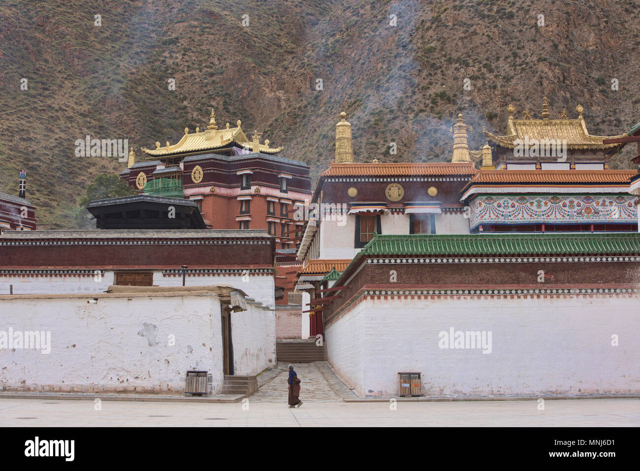 Labrang monastery xiahe hi-res stock photography and images - Alamy