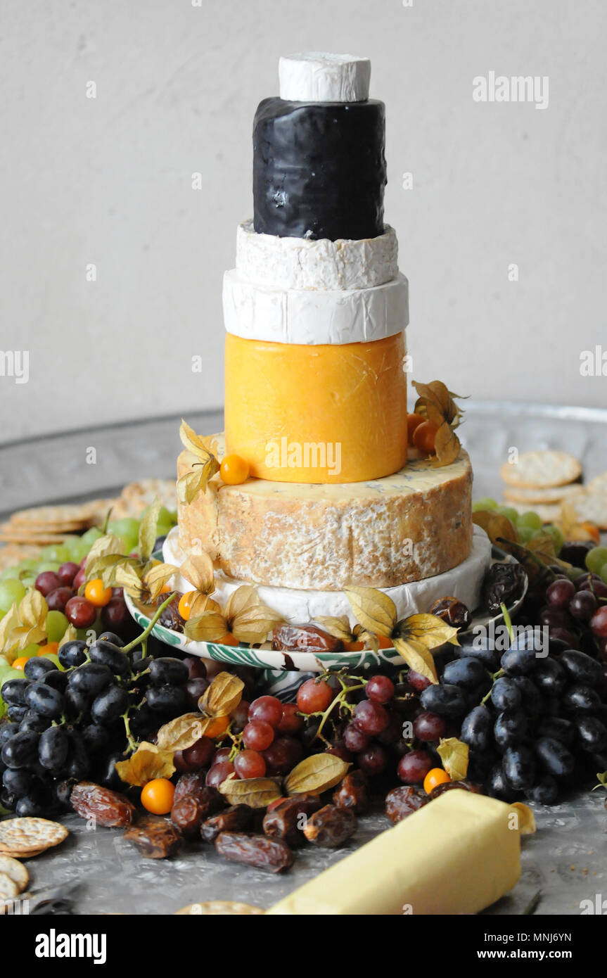 Wedding cheese cake hi-res stock photography and images - Alamy