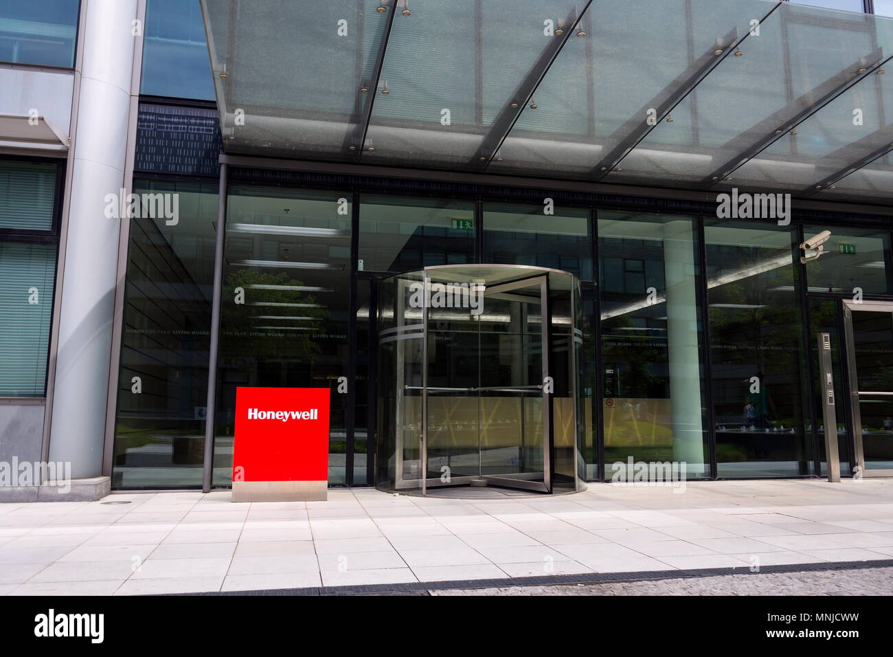 Honeywell aerospace hi-res stock photography and images - Alamy