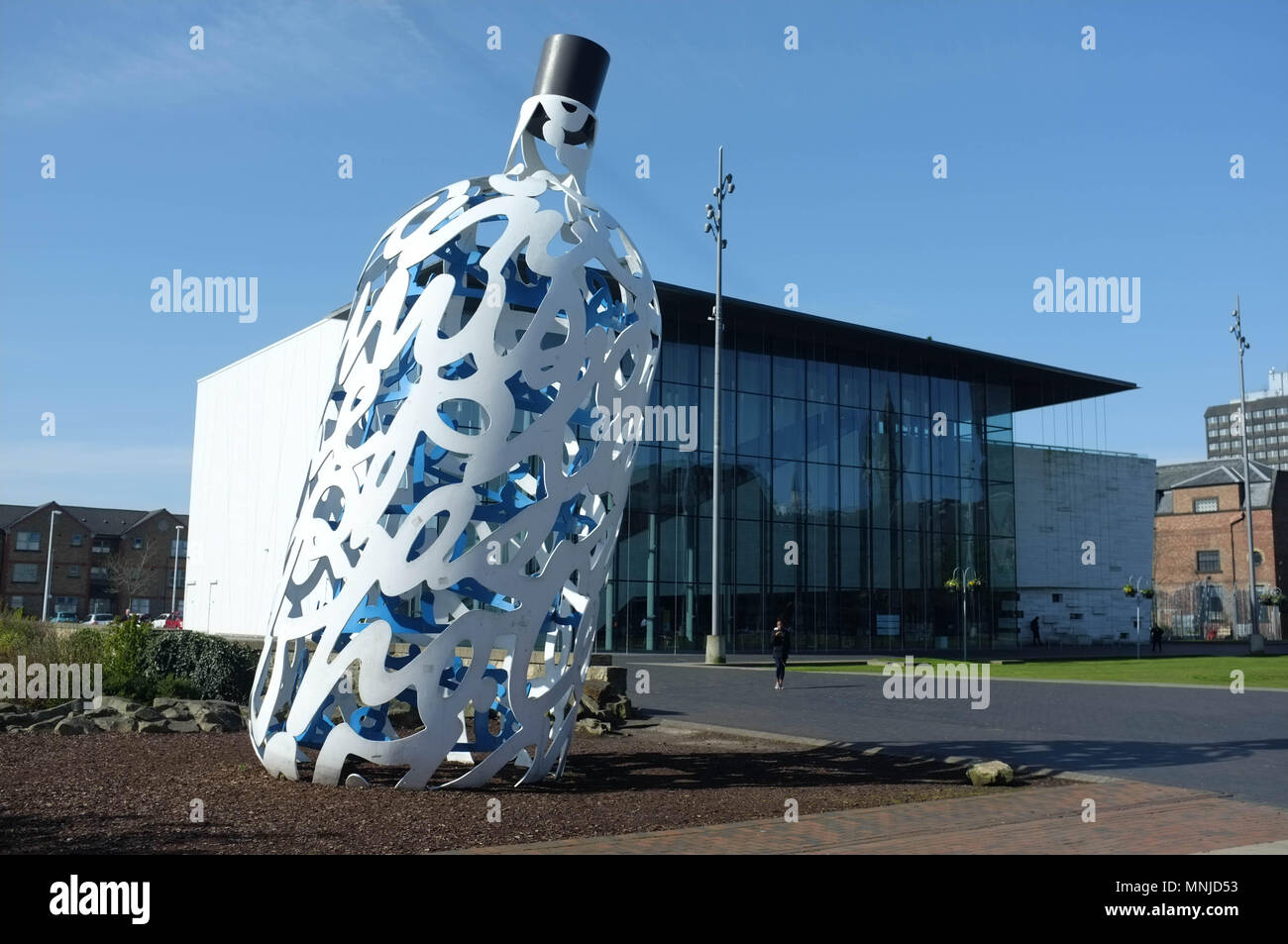 Bottle of Notes (Claes Oldenburg) and Middlesbrough Institute of Modern ...
