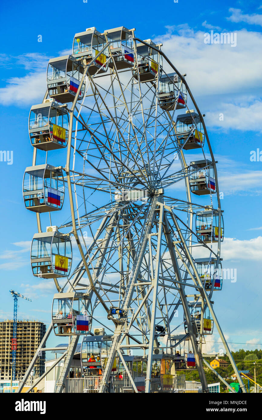 Vintage carnival ferris wheel hi-res stock photography and images - Alamy