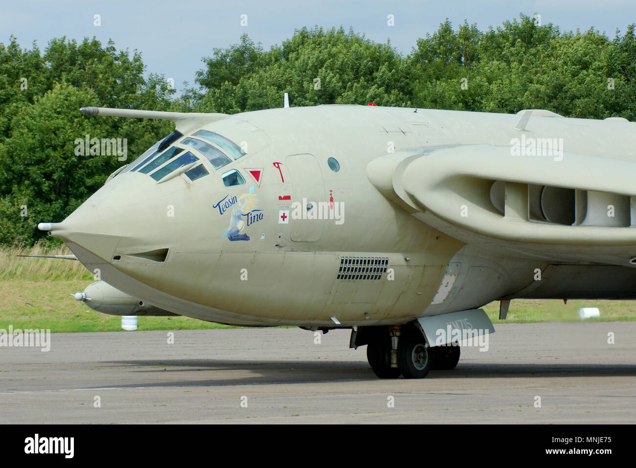 Handley page victor k2 tanker hi-res stock photography and images - Alamy