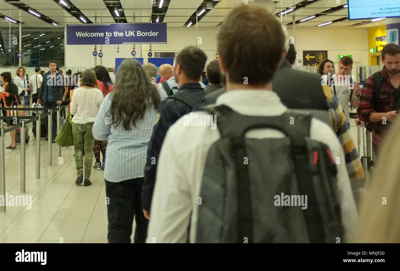 Uk passport electronic gates hi-res stock photography and images - Alamy
