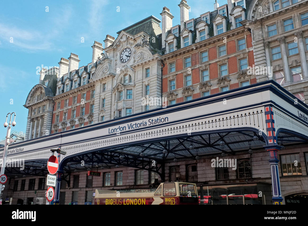 exterior view of Victoria railway Station, London UK Stock Photo - Alamy