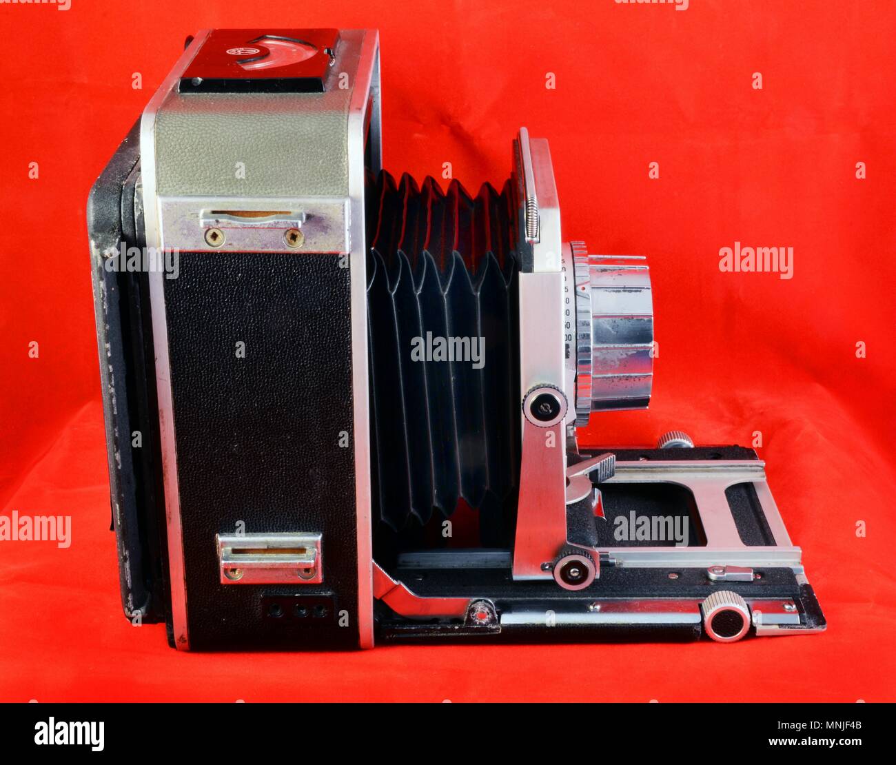 Super Sunny Speed Graphic