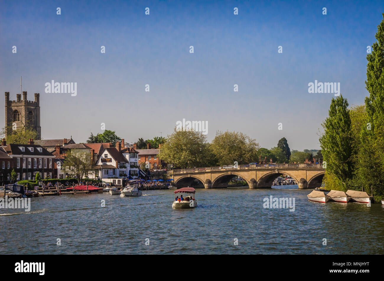 Henley bridge landscape hi-res stock photography and images - Alamy