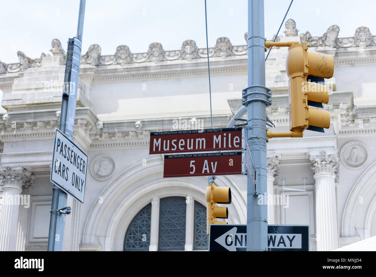 New York yellow traffic light at Museum mile Stock Photo - Alamy
