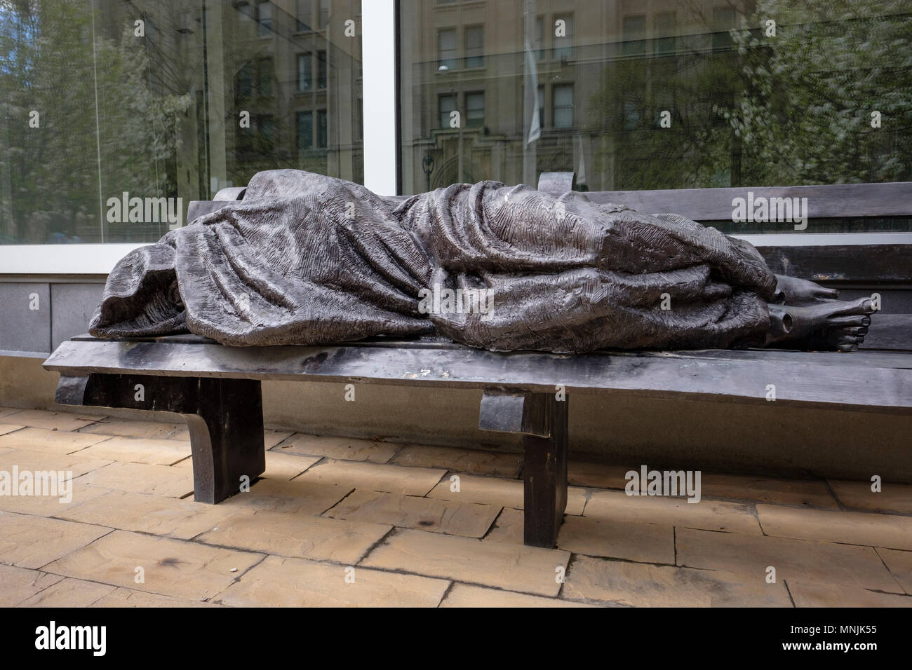 Homeless jesus statue hi-res stock photography and images - Alamy