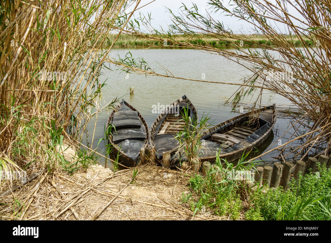 Old vintage wooden boat hi-res stock photography and images - Alamy