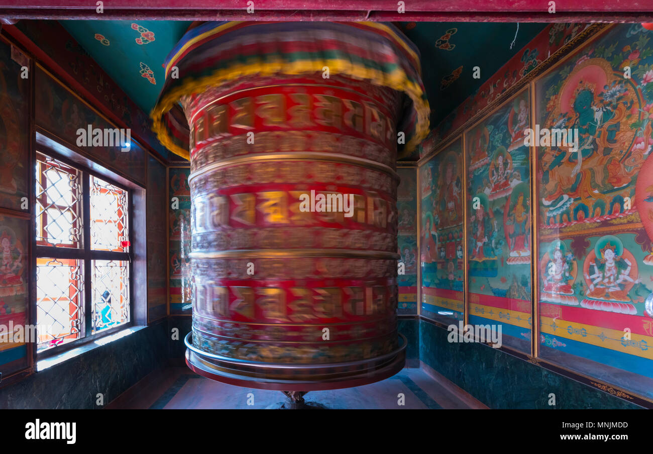 Prayer wheel, Boudhanath - Bauddhanath Stupa, Kathmandu Valley, Nepal ...