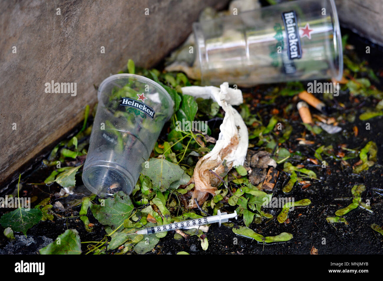 Drue addict syringe paris hi-res stock photography and images - Alamy