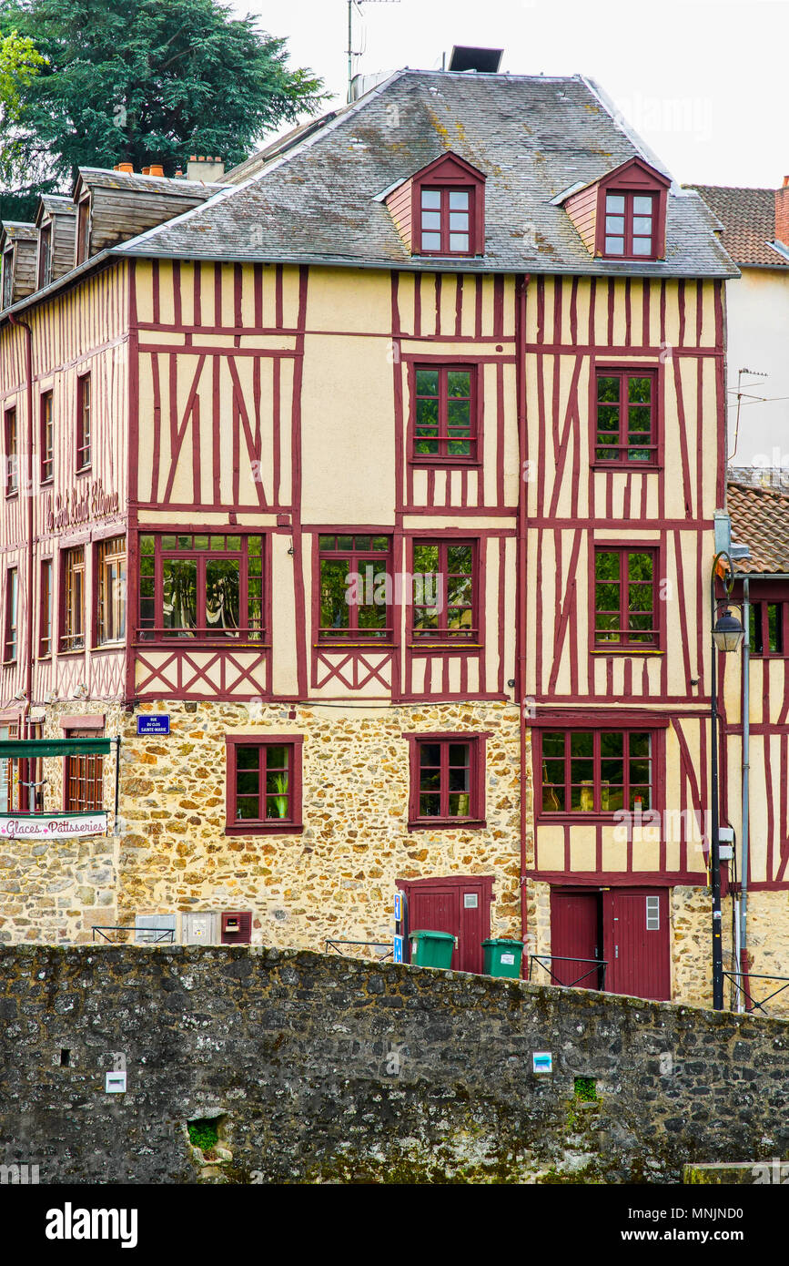 Half timber-framed houses (maison en pans de bois) in old Limoges ...
