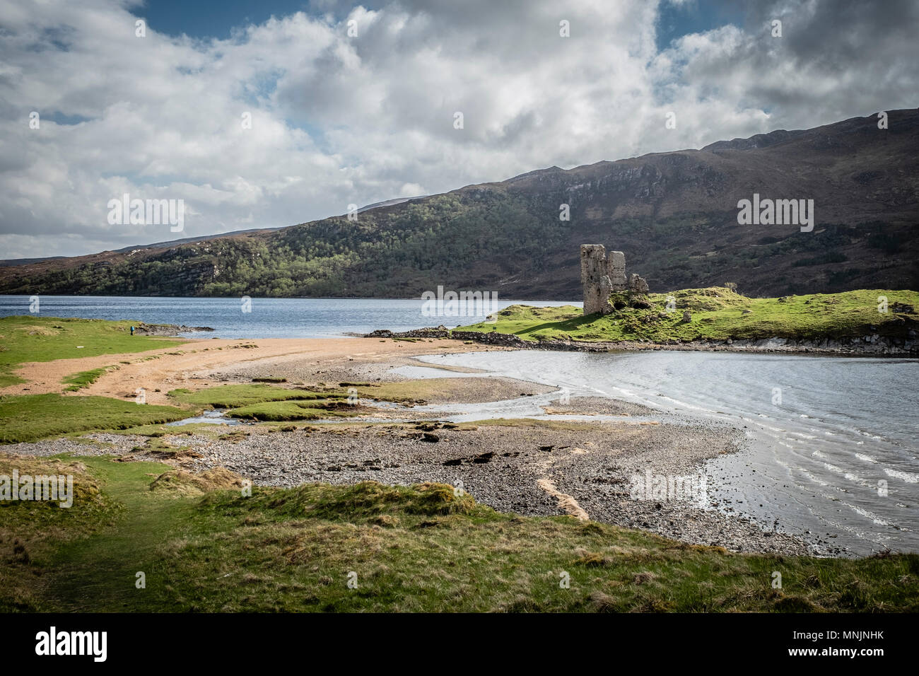 The ruins of Ardvreck Castle, Loch Assynt, an ancient lochside castle ...