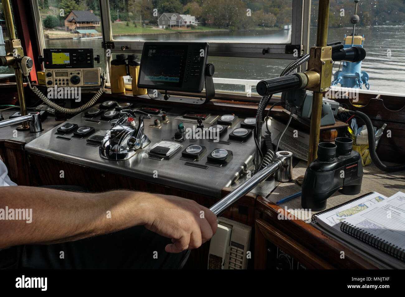 Ships gauges hi-res stock photography and images - Alamy