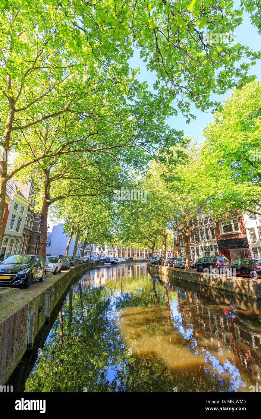 Gouda canals hi-res stock photography and images - Alamy